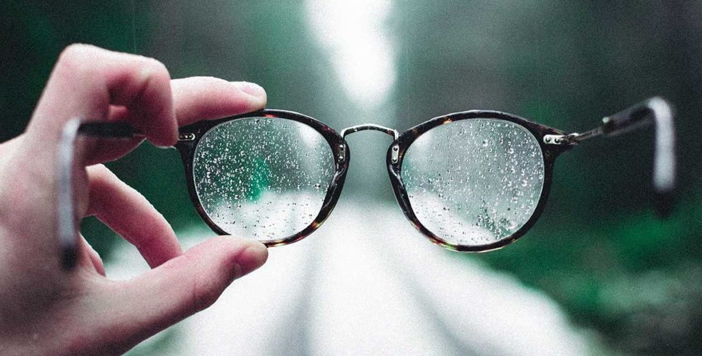 Depersonalization Symptoms: 10 Most Common (& Why They Happen!)
